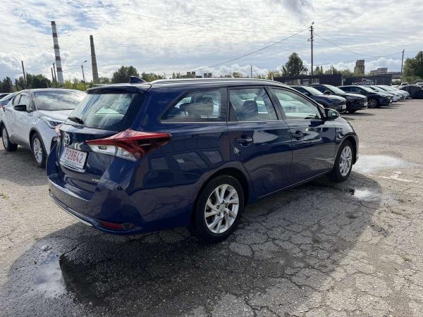 Синий Тойота Аурис 2018 в Паневежис, объемом двигателя 1.80 л и пробегом 113 тыс. км за 12200 €, фото 8 на AUTOMOTO.COM.LV