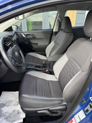 Blue Toyota Auris 2018 in Panevezys, with an engine capacity of 1.80 L and mileage of 113 thousand km for 12200 €, photo 11 on AUTOMOTO.COM.LV