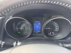 Blue Toyota Auris 2018 in Panevezys, with an engine capacity of 1.80 L and mileage of 113 thousand km for 12200 €, photo 14 on AUTOMOTO.COM.LV