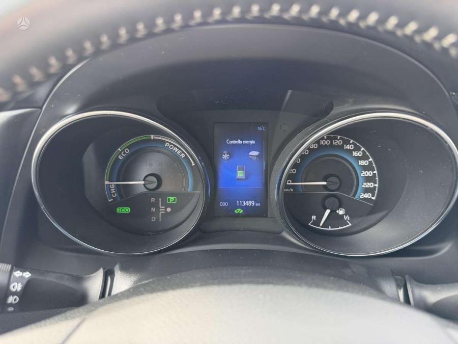 Blue Toyota Auris 2018 in Panevezys, with an engine capacity of 1.80 L and mileage of 113 thousand km for 12200 €, photo 14 on AUTOMOTO.COM.LV