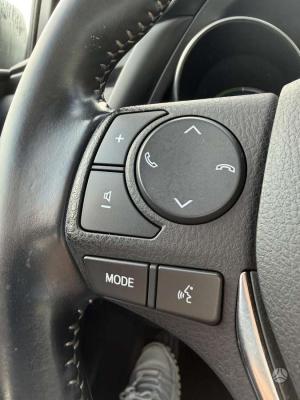 Blue Toyota Auris 2018 in Panevezys, with an engine capacity of 1.80 L and mileage of 113 thousand km for 12200 €, photo 15 on AUTOMOTO.COM.LV