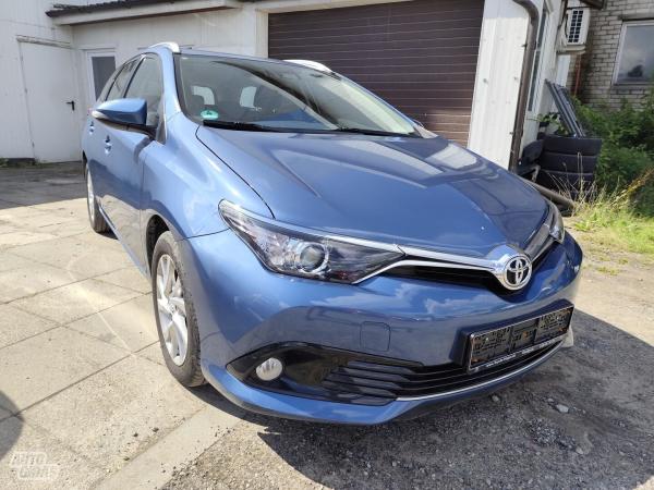 Toyota Auris 2018 Utena vietnē Zils Toyota Auris 2018 Utena, ar dzinēja tilpumu 1.20 L un nobraukumu 170 tūkst. km par 8990 €, foto 3 vietnē AUTOMOTO.COM.LV
