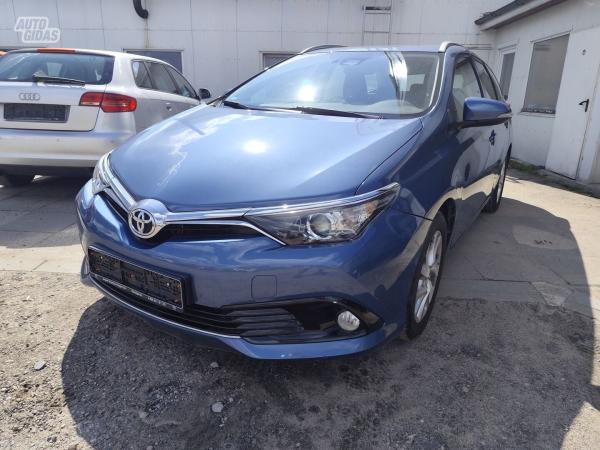 Toyota Auris 2018 Utena vietnē Zils Toyota Auris 2018 Utena, ar dzinēja tilpumu 1.20 L un nobraukumu 170 tūkst. km par 8990 €, foto 4 vietnē AUTOMOTO.COM.LV