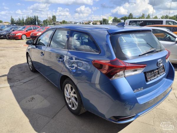 Toyota Auris 2018 Utena vietnē Zils Toyota Auris 2018 Utena, ar dzinēja tilpumu 1.20 L un nobraukumu 170 tūkst. km par 8990 €, foto 7 vietnē AUTOMOTO.COM.LV
