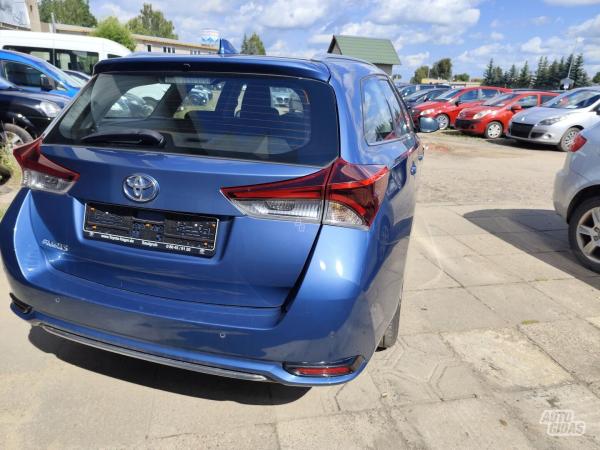 Toyota Auris 2018 Utena vietnē Zils Toyota Auris 2018 Utena, ar dzinēja tilpumu 1.20 L un nobraukumu 170 tūkst. km par 8990 €, foto 10 vietnē AUTOMOTO.COM.LV