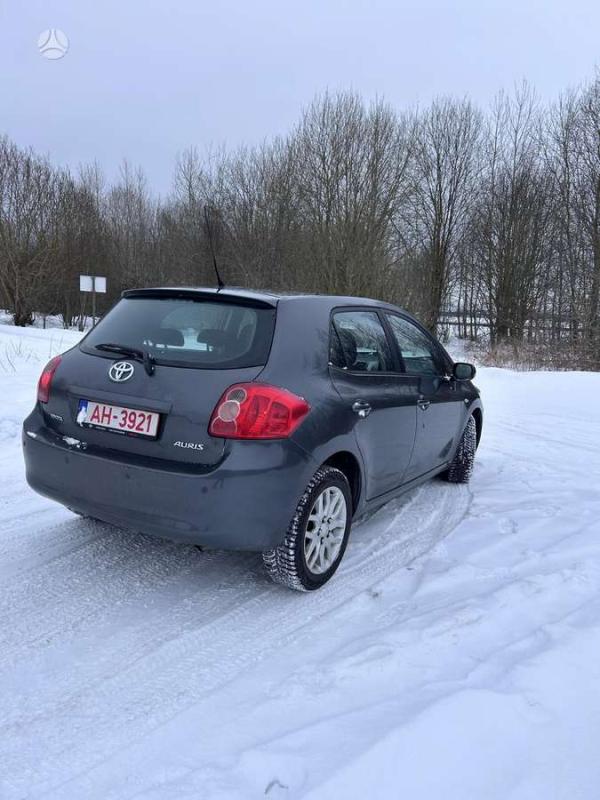 Brūns Toyota Auris 2007 Ukmergė, ar dzinēja tilpumu 1.60 L un nobraukumu 235 tūkst. km par 3750 €, foto 3 vietnē AUTOMOTO.COM.LV