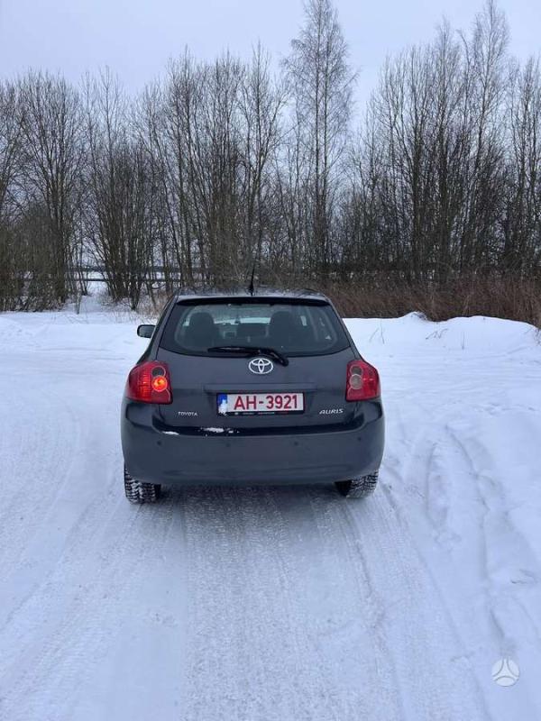 Brūns Toyota Auris 2007 Ukmergė, ar dzinēja tilpumu 1.60 L un nobraukumu 235 tūkst. km par 3750 €, foto 4 vietnē AUTOMOTO.COM.LV