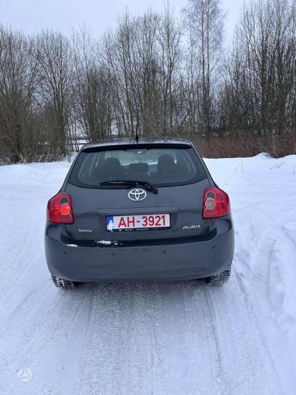 Brūns Toyota Auris 2007 Ukmergė, ar dzinēja tilpumu 1.60 L un nobraukumu 235 tūkst. km par 3750 €, foto 5 vietnē AUTOMOTO.COM.LV