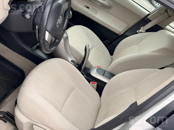 Brūns Toyota Auris 2008 Rīga, ar dzinēja tilpumu 1.60 L un nobraukumu 117 tūkst. km par 2750 €, foto 9 vietnē AUTOMOTO.COM.LV