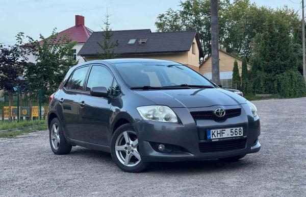 Brūns Toyota Auris 2008 Viļņa, ar dzinēja tilpumu 1.60 L un nobraukumu 137 tūkst. km par 2599 €, foto 5 vietnē AUTOMOTO.COM.LV