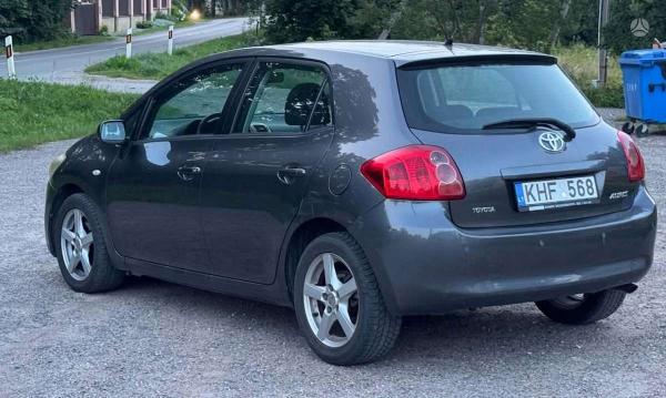 Brūns Toyota Auris 2008 Viļņa, ar dzinēja tilpumu 1.60 L un nobraukumu 137 tūkst. km par 2599 €, foto 9 vietnē AUTOMOTO.COM.LV