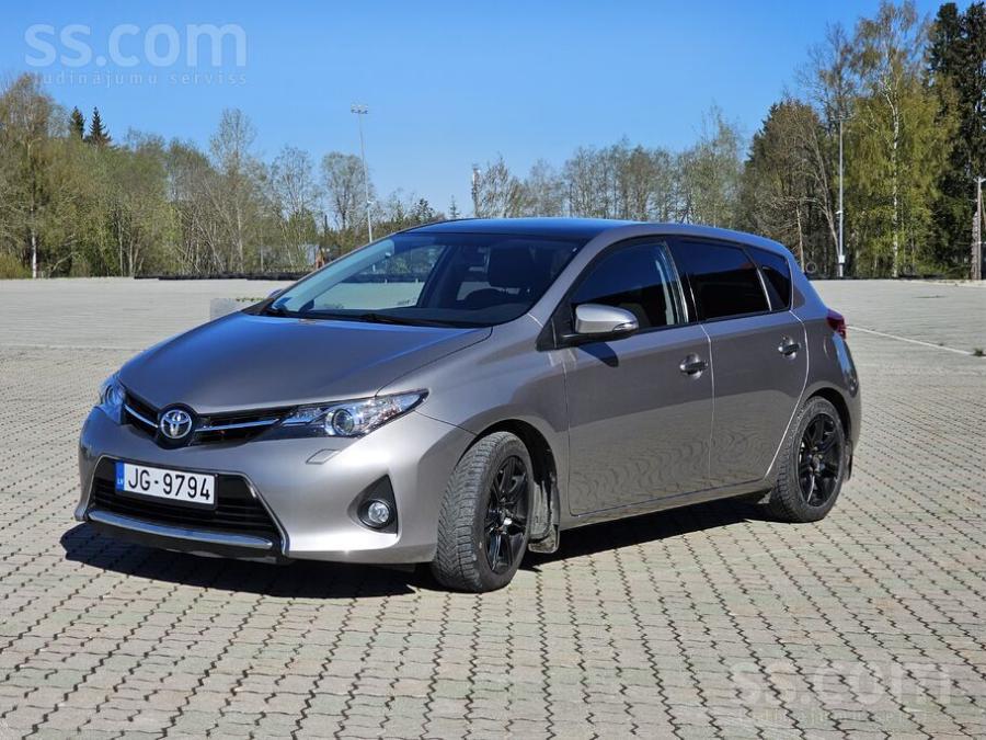 Brūns Toyota Auris 2013 Rīga, ar dzinēja tilpumu 1.60 L un nobraukumu 105 tūkst. km par 8190 €, foto 3 vietnē AUTOMOTO.COM.LV