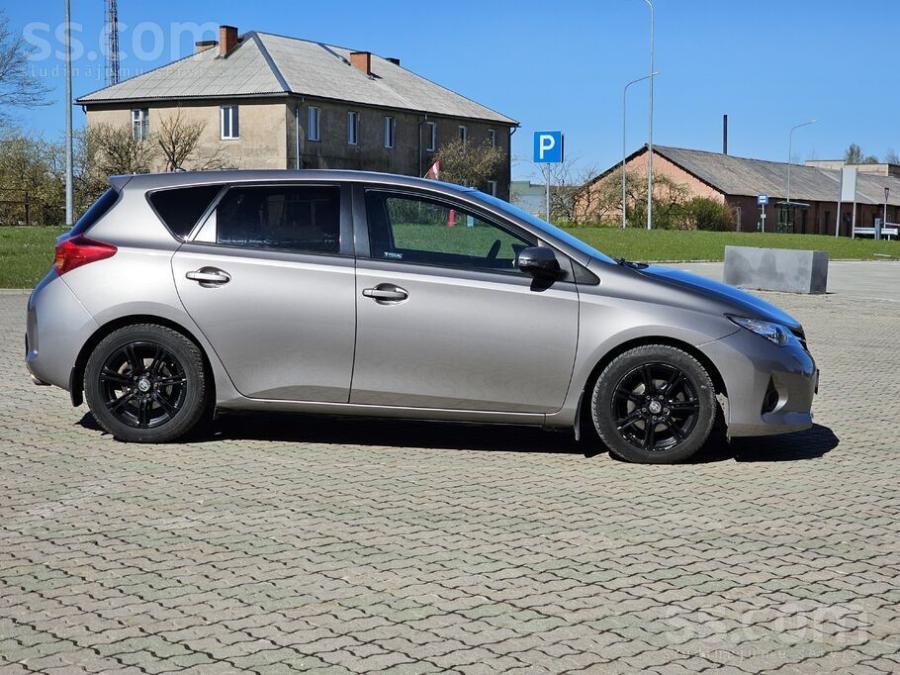 Brūns Toyota Auris 2013 Rīga, ar dzinēja tilpumu 1.60 L un nobraukumu 105 tūkst. km par 8190 €, foto 4 vietnē AUTOMOTO.COM.LV