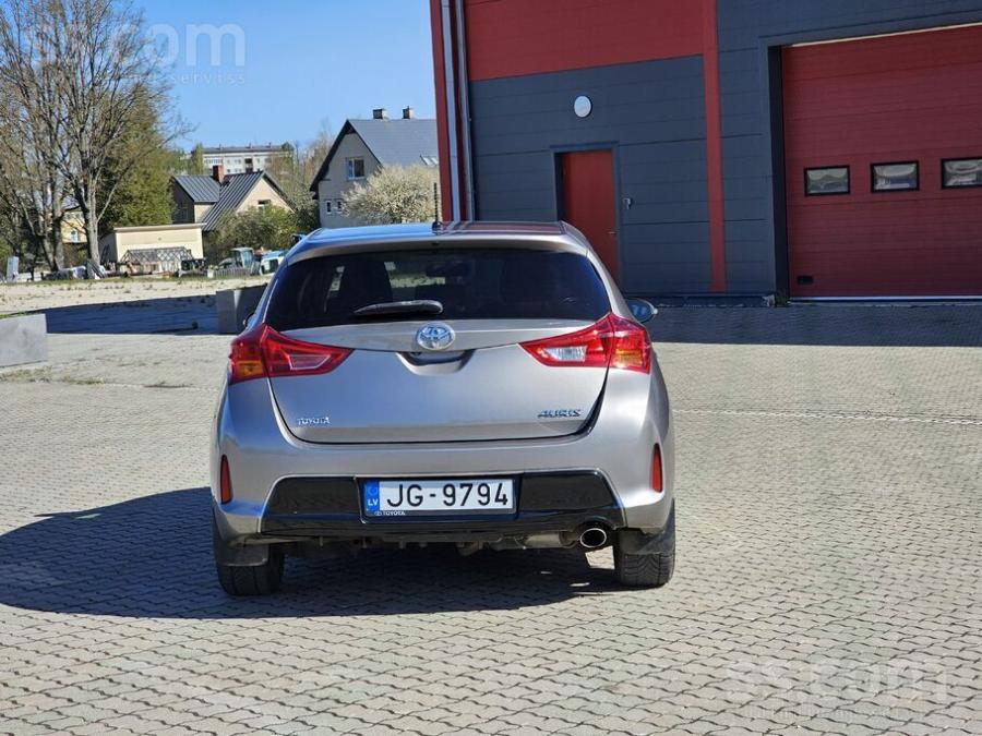 Brūns Toyota Auris 2013 Rīga, ar dzinēja tilpumu 1.60 L un nobraukumu 105 tūkst. km par 8190 €, foto 8 vietnē AUTOMOTO.COM.LV