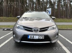 Brūns Toyota Auris 2013 Rīga, ar dzinēja tilpumu 1.60 L un nobraukumu 135 tūkst. km par 7999 €, foto 3 vietnē AUTOMOTO.COM.LV