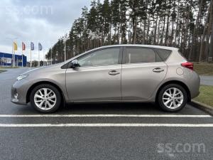 Brūns Toyota Auris 2013 Rīga, ar dzinēja tilpumu 1.60 L un nobraukumu 135 tūkst. km par 7999 €, foto 5 vietnē AUTOMOTO.COM.LV