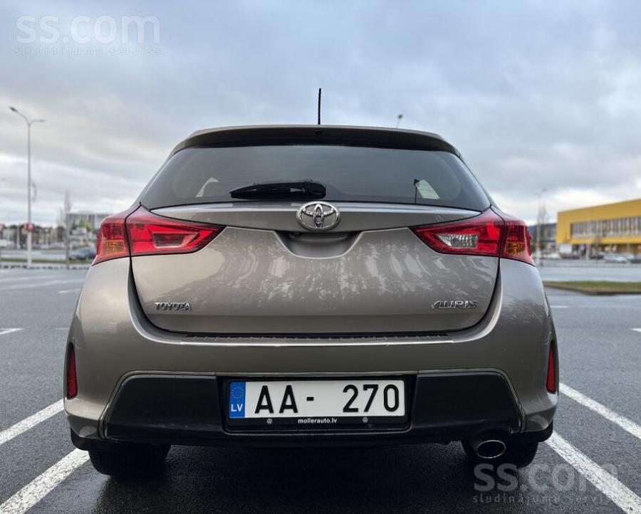Brūns Toyota Auris 2013 Rīga, ar dzinēja tilpumu 1.60 L un nobraukumu 135 tūkst. km par 7999 €, foto 7 vietnē AUTOMOTO.COM.LV