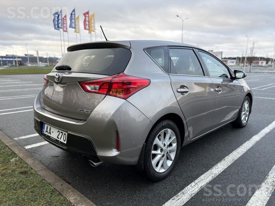 Brūns Toyota Auris 2013 Rīga, ar dzinēja tilpumu 1.60 L un nobraukumu 135 tūkst. km par 7999 €, foto 8 vietnē AUTOMOTO.COM.LV
