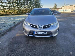 Brown Toyota Auris 2013 in Siauliai, with an engine capacity of 1.80 L and mileage of 283 thousand km for 7200 €, photo  on AUTOMOTO.COM.LV