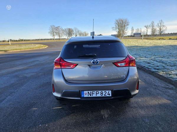 Brown Toyota Auris 2013 in Siauliai, with an engine capacity of 1.80 L and mileage of 283 thousand km for 7200 €, photo 10 on AUTOMOTO.COM.LV