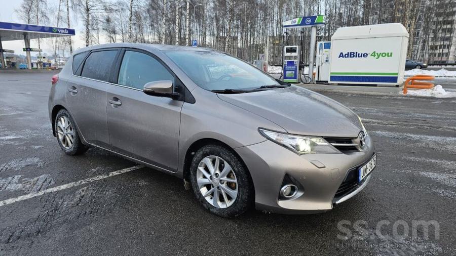 Brūns Toyota Auris 2013 Rīga, ar dzinēja tilpumu 1.60 L un nobraukumu 201 tūkst. km par 6200 €, foto 2 vietnē AUTOMOTO.COM.LV
