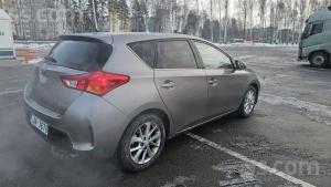 Brūns Toyota Auris 2013 Rīga, ar dzinēja tilpumu 1.60 L un nobraukumu 201 tūkst. km par 6200 €, foto 4 vietnē AUTOMOTO.COM.LV