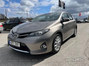 Brūns Toyota Auris 2013 Tartu, ar dzinēja tilpumu 1.60 L un nobraukumu 151 tūkst. km par 5990 €, foto  vietnē AUTOMOTO.COM.LV