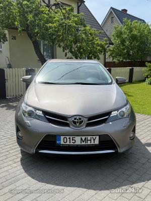 Brown Toyota Auris 2013 in Parnu, with an engine capacity of 1.60 L and mileage of 0 thousand km for 6450 €, photo 5 on AUTOMOTO.COM.LV