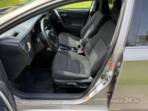 Brown Toyota Auris 2013 in Parnu, with an engine capacity of 1.60 L and mileage of 0 thousand km for 6450 €, photo 12 on AUTOMOTO.COM.LV