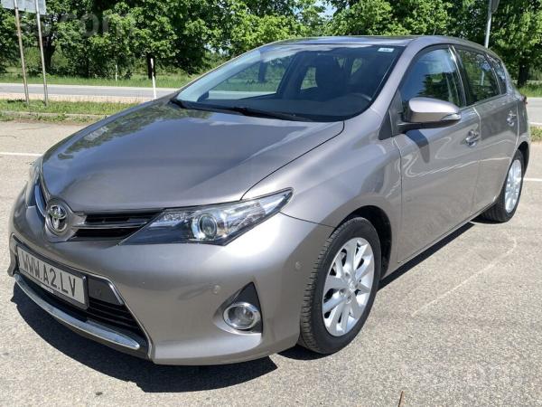 Brūns Toyota Auris 2013 Ogre, ar dzinēja tilpumu 1.30 L un nobraukumu 213 tūkst. km par 6470 €, foto 3 vietnē AUTOMOTO.COM.LV