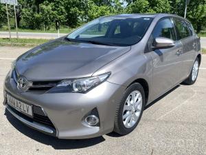 Brūns Toyota Auris 2013 Ogre, ar dzinēja tilpumu 1.30 L un nobraukumu 213 tūkst. km par 6470 €, foto 4 vietnē AUTOMOTO.COM.LV