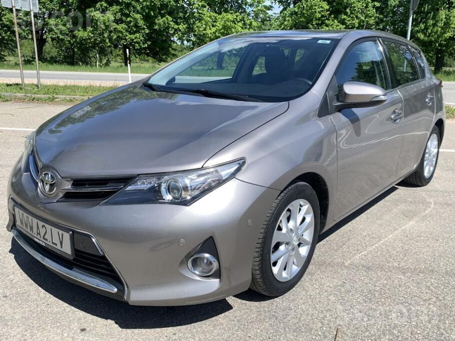 Brūns Toyota Auris 2013 Ogre, ar dzinēja tilpumu 1.30 L un nobraukumu 213 tūkst. km par 6470 €, foto 4 vietnē AUTOMOTO.COM.LV