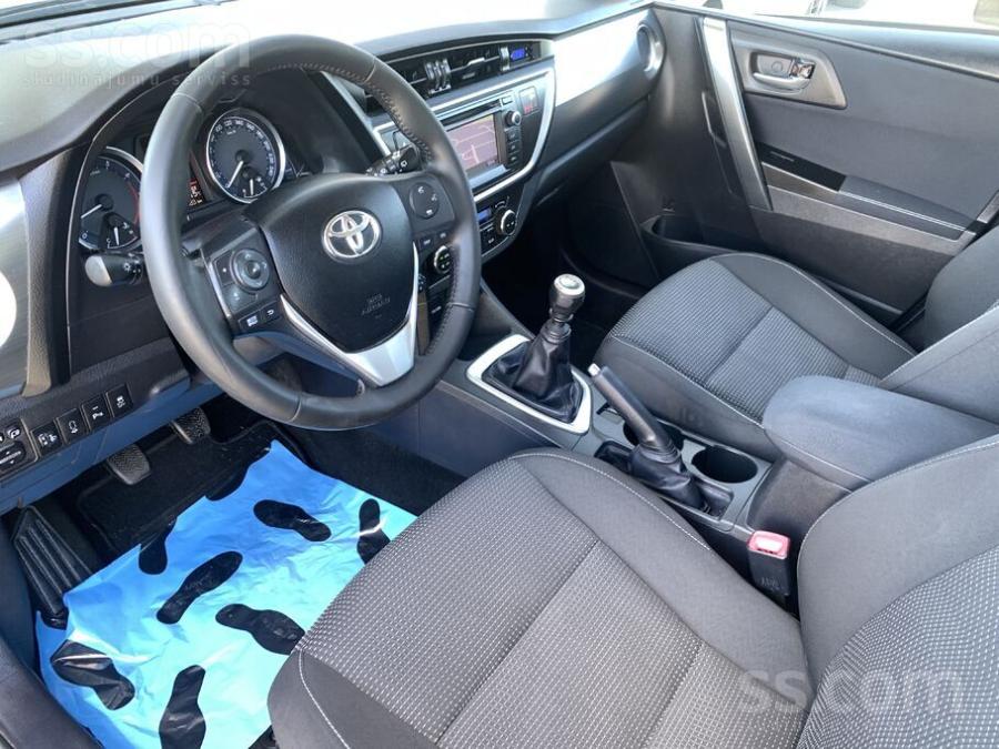 Brūns Toyota Auris 2013 Ogre, ar dzinēja tilpumu 1.30 L un nobraukumu 213 tūkst. km par 6470 €, foto 15 vietnē AUTOMOTO.COM.LV