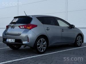 Brūns Toyota Auris 2013 Rīga, ar dzinēja tilpumu 1.40 L un nobraukumu 0 tūkst. km par 5490 €, foto 3 vietnē AUTOMOTO.COM.LV