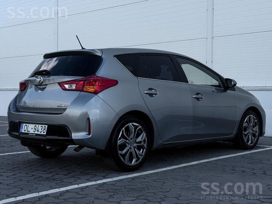 Brūns Toyota Auris 2013 Rīga, ar dzinēja tilpumu 1.40 L un nobraukumu 0 tūkst. km par 5490 €, foto 3 vietnē AUTOMOTO.COM.LV