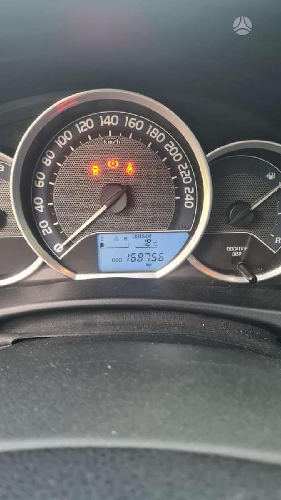 Brown Toyota Auris 2013 in Vilnius, with an engine capacity of 1.60 L and mileage of 169 thousand km for 7500 €, photo 6 on AUTOMOTO.COM.LV