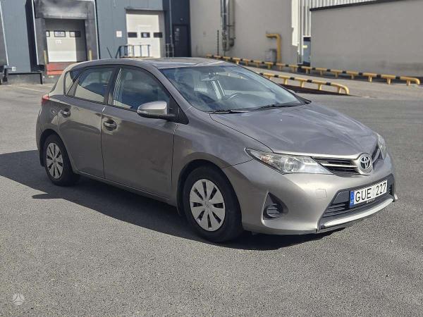 Brūns Toyota Auris 2013 Viļņa, ar dzinēja tilpumu 1.36 L un nobraukumu 324 tūkst. km par 3490 €, foto 3 vietnē AUTOMOTO.COM.LV
