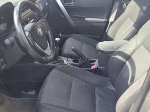 Brown Toyota Auris 2013 in Vilnius, with an engine capacity of 1.36 L and mileage of 324 thousand km for 3490 €, photo 10 on AUTOMOTO.COM.LV