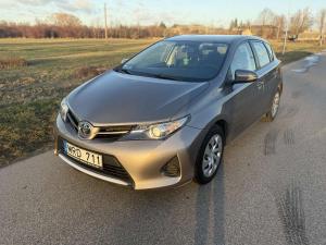 Brown Toyota Auris 2014 in Vilkaviskis, with an engine capacity of 1.36 L and mileage of 192 thousand km for 5499 €, photo  on AUTOMOTO.COM.LV