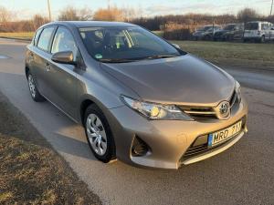 Brown Toyota Auris 2014 in Vilkaviskis, with an engine capacity of 1.36 L and mileage of 192 thousand km for 5499 €, photo 3 on AUTOMOTO.COM.LV