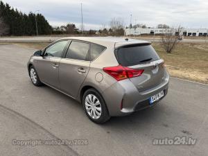 Brown Toyota Auris 2014 in Tallinn, with an engine capacity of 1.80 L and mileage of 181 thousand km for 10000 €, photo 4 on AUTOMOTO.COM.LV