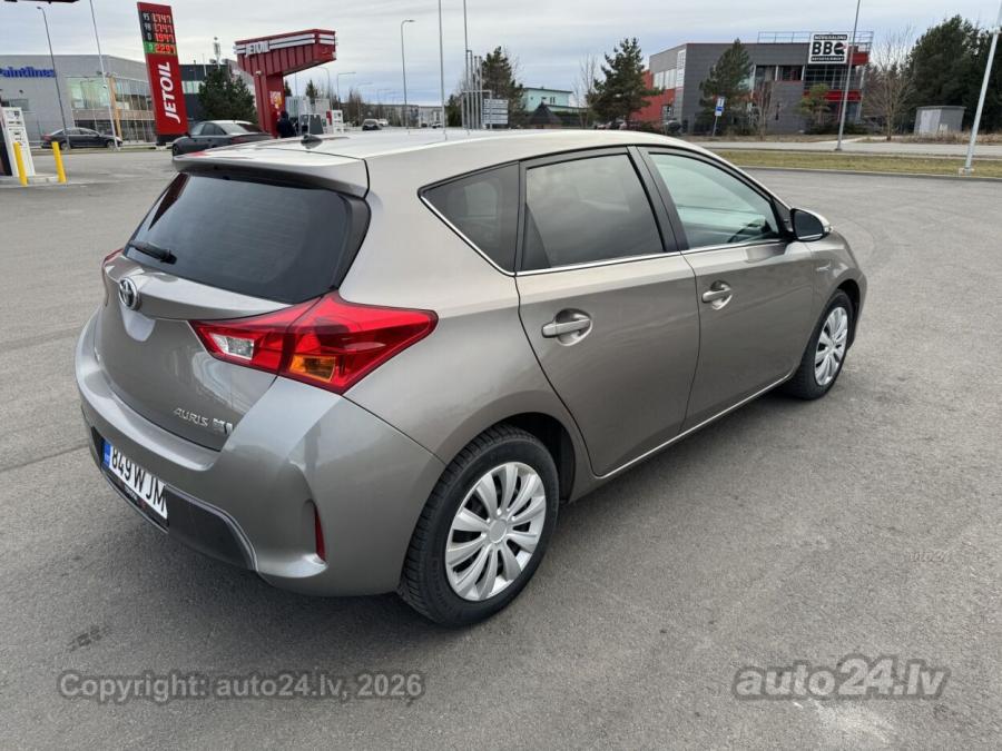 Brown Toyota Auris 2014 in Tallinn, with an engine capacity of 1.80 L and mileage of 181 thousand km for 10000 €, photo 5 on AUTOMOTO.COM.LV