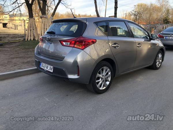 Brown Toyota Auris 2014 in Tallinn, with an engine capacity of 1.80 L and mileage of 181 thousand km for 10000 €, photo 5 on AUTOMOTO.COM.LV