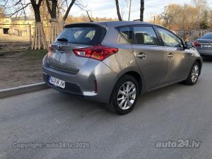 Brown Toyota Auris 2014 in Tallinn, with an engine capacity of 1.80 L and mileage of 181 thousand km for 10000 €, photo 6 on AUTOMOTO.COM.LV