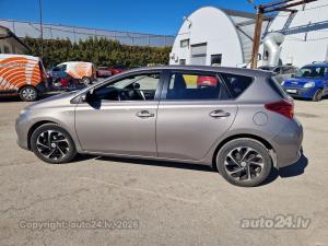 Brown Toyota Auris 2014 in Tallinn, with an engine capacity of 1.30 L and mileage of 132 thousand km for 6000 €, photo  on AUTOMOTO.COM.LV
