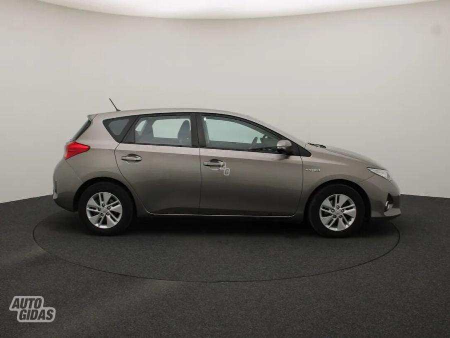 Brūns Toyota Auris 2014 Viļņa, ar dzinēja tilpumu 1.80 L un nobraukumu 215 tūkst. km par 9699 €, foto 10 vietnē AUTOMOTO.COM.LV