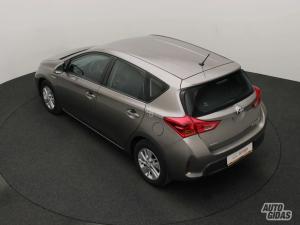 Brūns Toyota Auris 2014 Viļņa, ar dzinēja tilpumu 1.80 L un nobraukumu 215 tūkst. km par 9699 €, foto 13 vietnē AUTOMOTO.COM.LV