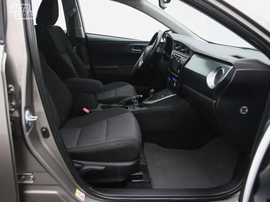 Brūns Toyota Auris 2014 Viļņa, ar dzinēja tilpumu 1.80 L un nobraukumu 215 tūkst. km par 9699 €, foto 15 vietnē AUTOMOTO.COM.LV
