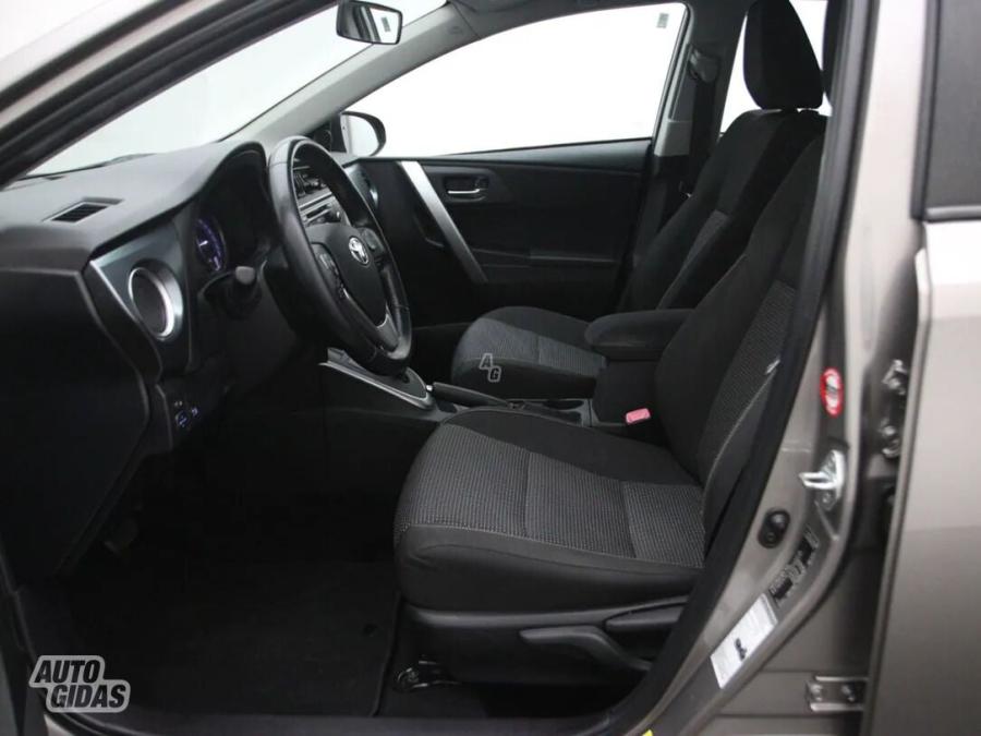 Brūns Toyota Auris 2014 Viļņa, ar dzinēja tilpumu 1.80 L un nobraukumu 178 tūkst. km par 10699 €, foto 5 vietnē AUTOMOTO.COM.LV