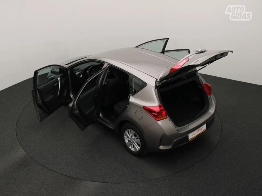 Brūns Toyota Auris 2014 Viļņa, ar dzinēja tilpumu 1.80 L un nobraukumu 178 tūkst. km par 10699 €, foto 14 vietnē AUTOMOTO.COM.LV